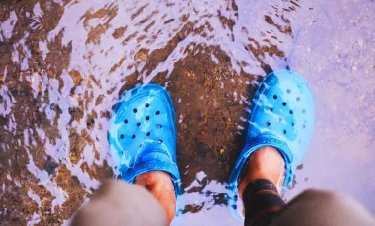 Can Crocs Get Wet? Are Crocs Waterproof Or Not? - Shoes Matrix