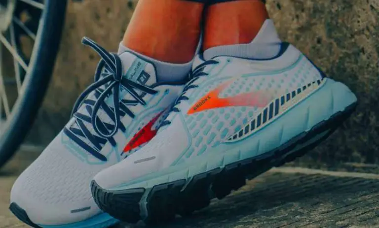Do Brooks Run Small, Big, Or True to Size? (Sizing Chart) - Shoes Matrix