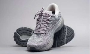 How To Clean Brooks Shoes? (3 Easy Methods To Clean & Dry Them ...